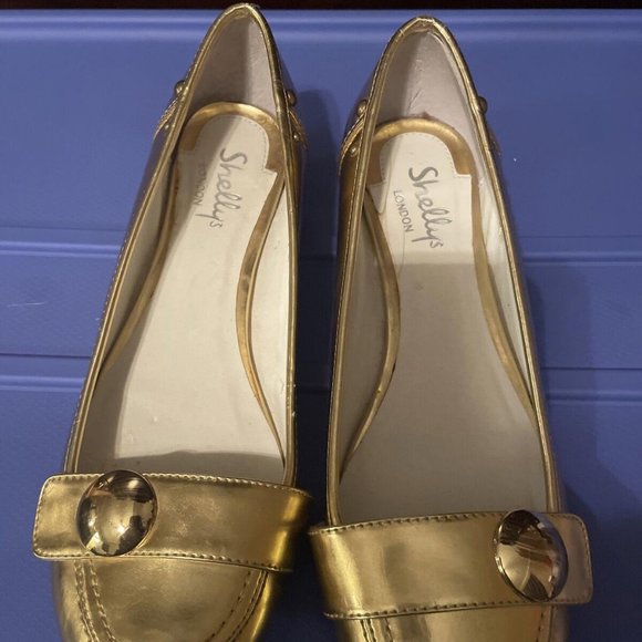 Shellys London | Shoes | Shellys London Vintage Gold Round Toe Sleek ...